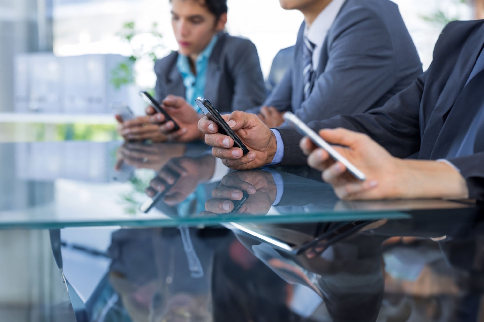 Third-party and ephemeral messaging: updated guidelines | EY - US