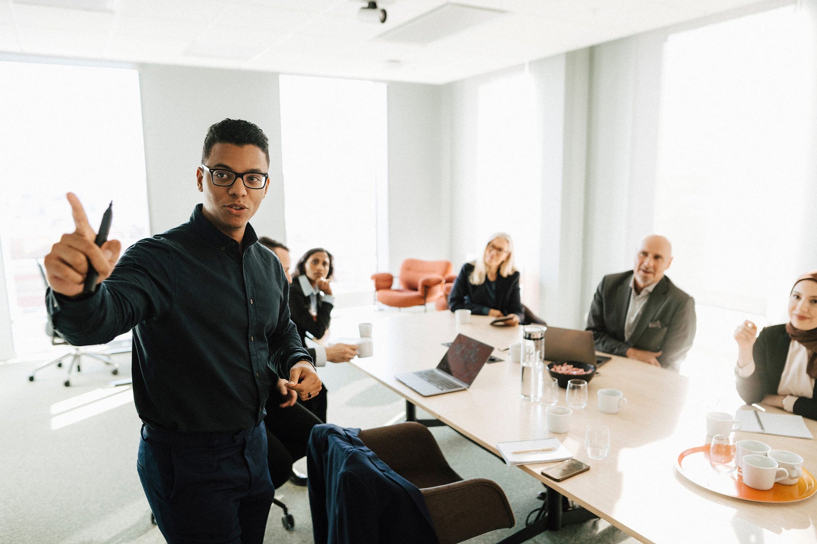 Learn how leaders deployed generative AI for employees | EY - US