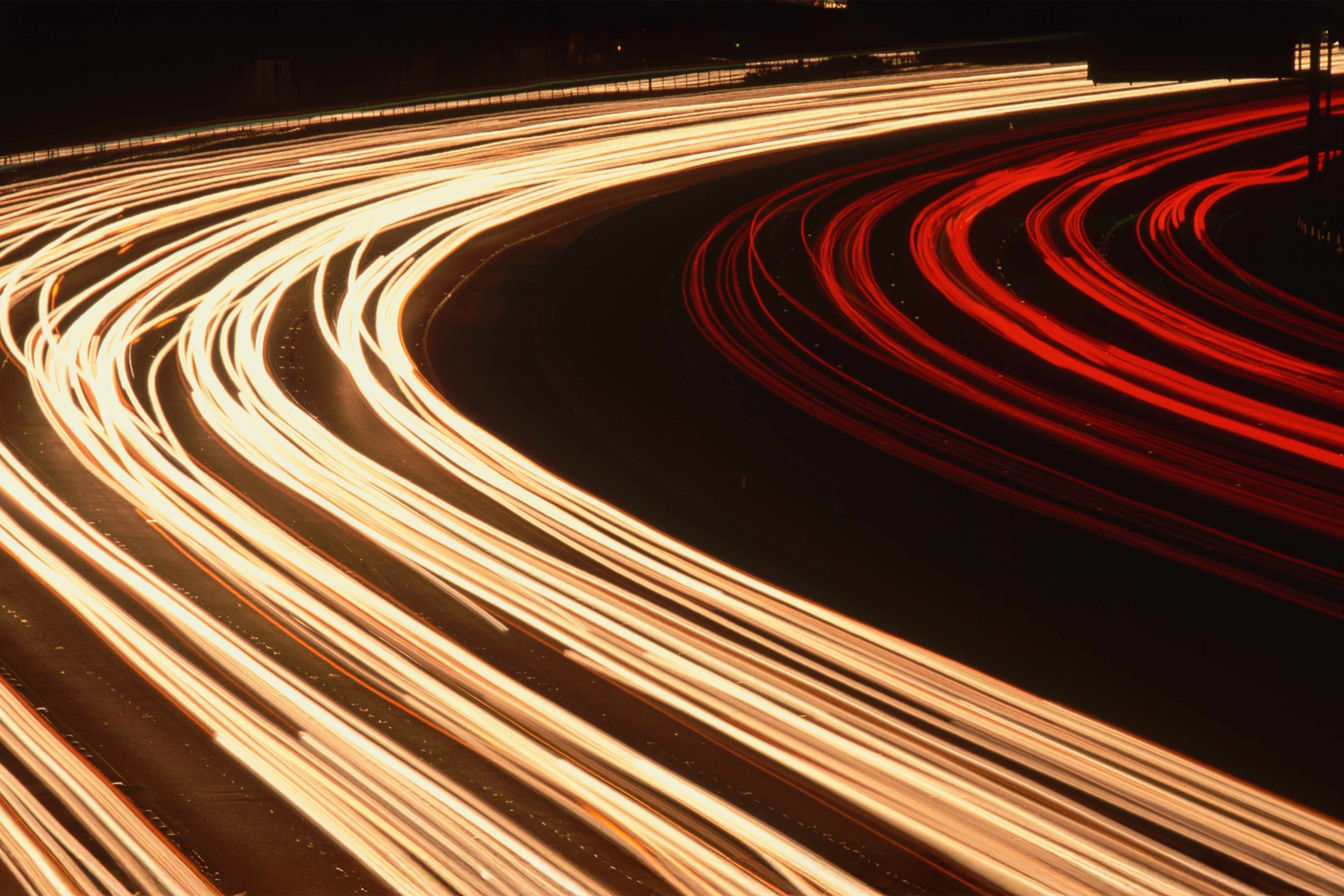 データセンターの電力グリッドへの統合～運用柔軟性を通じた方策とは | EY Japan