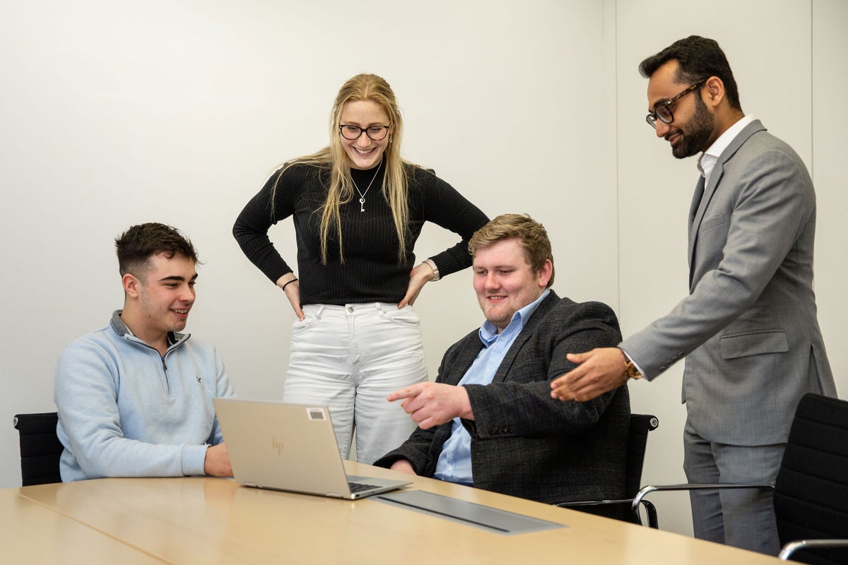 Apply for student programmes | EY - Global