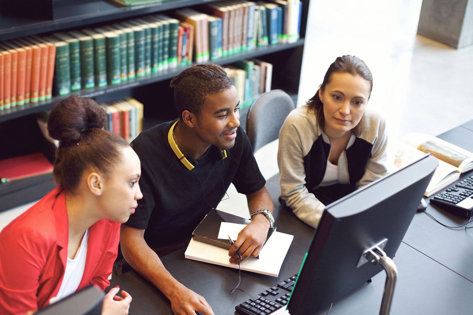 Tax Graduate Programmes | EY - UK
