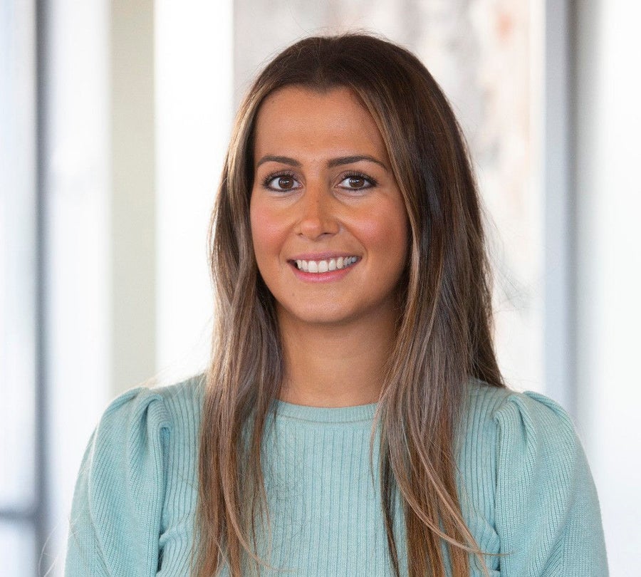 Möt Setareh Moradi – revisor och partner på EY | EY - Sverige