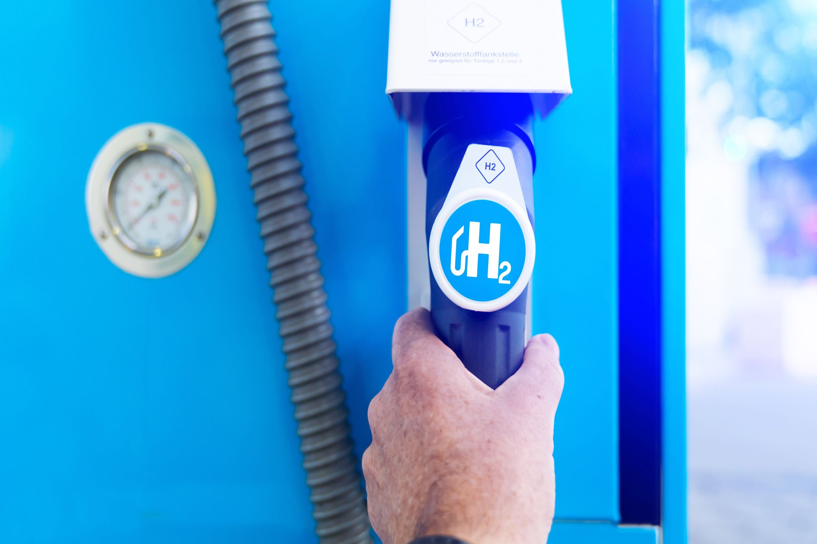 Hydrogen ICE (H2ICE): Towards a Greener Future | EY - India