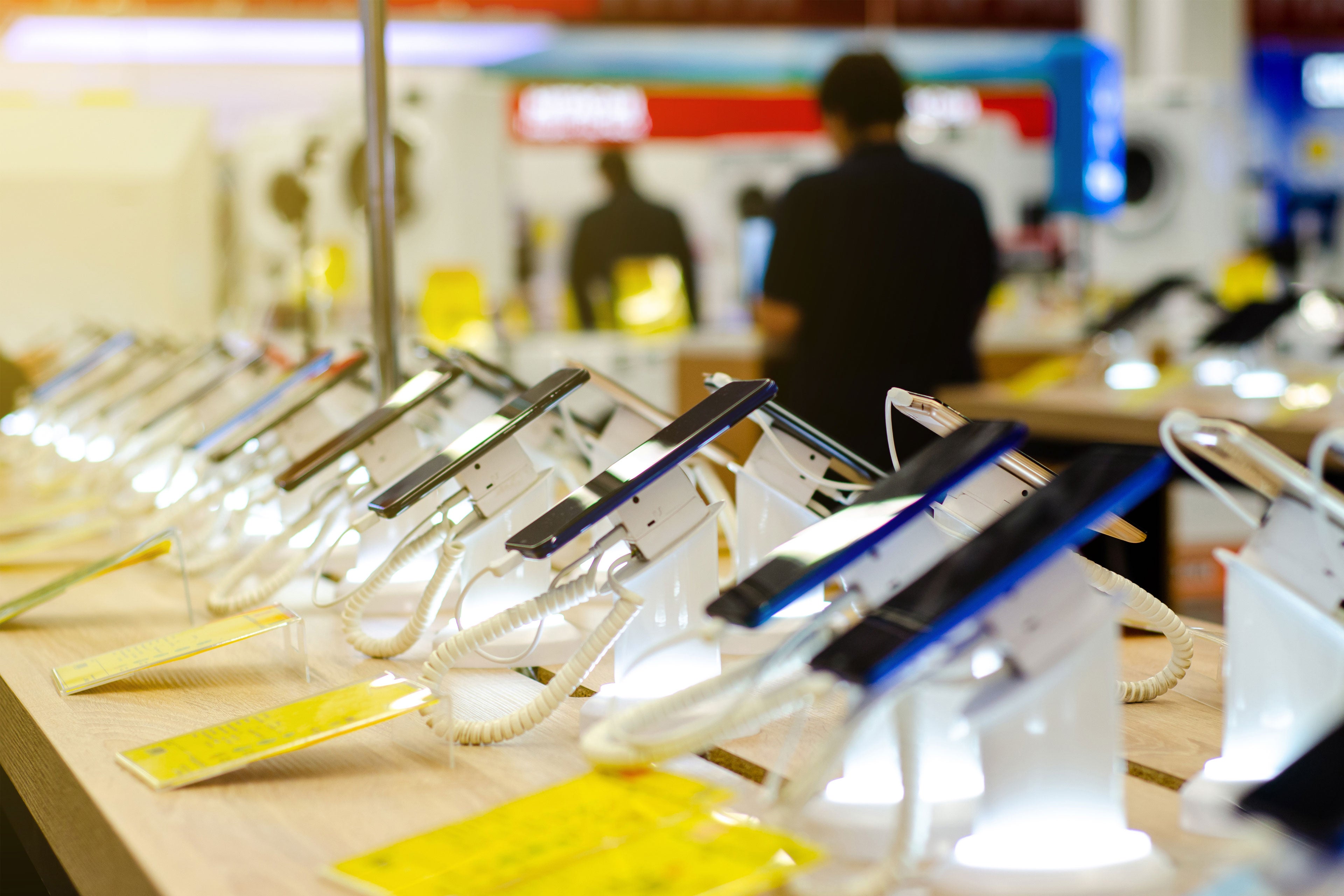 How telecom retail can meet customer needs | EY - US