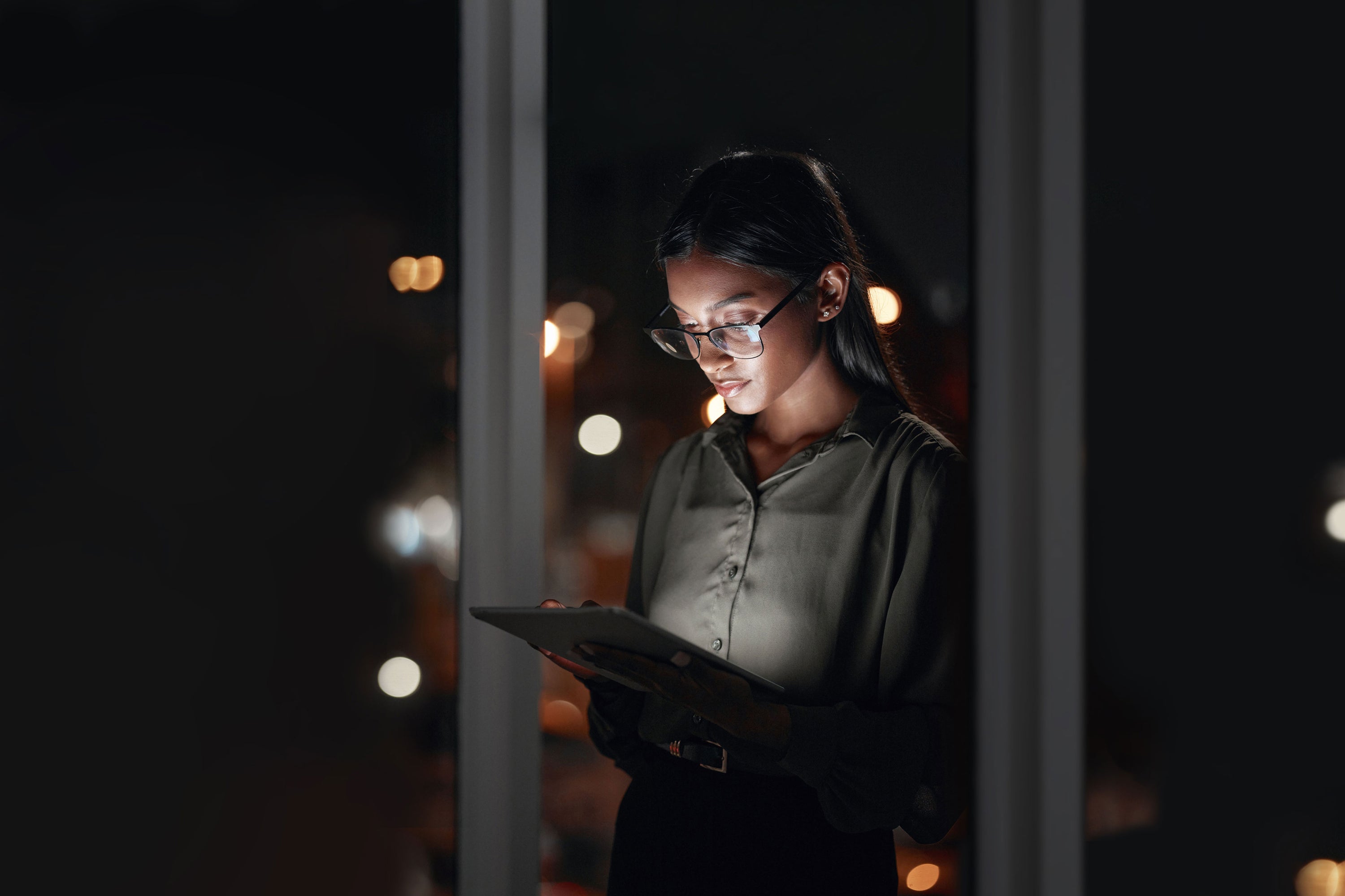 Tech disruptions can inform the economic impact of AI | EY - Global