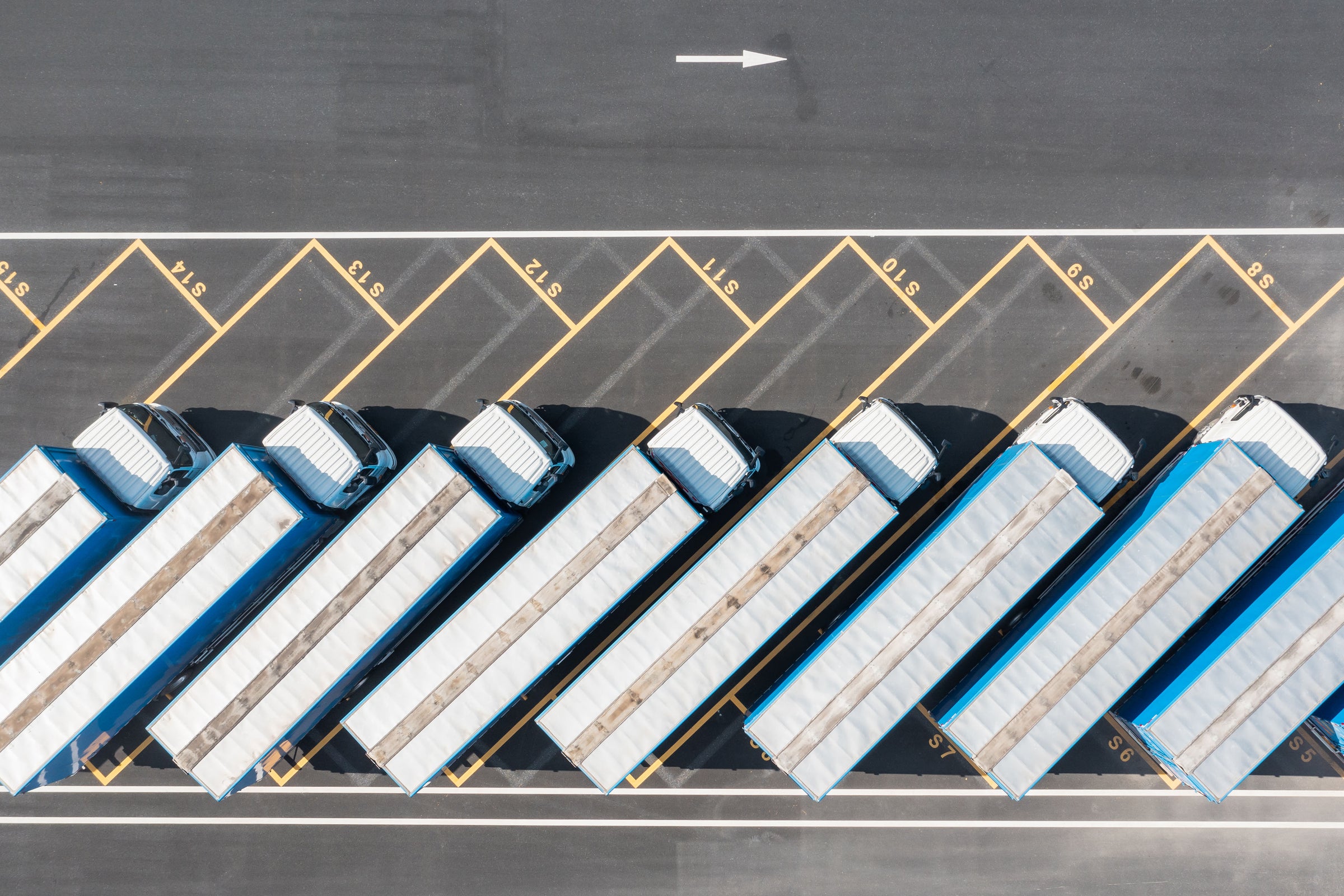 How carve-outs prepared Daimler AG for the future | EY - Global