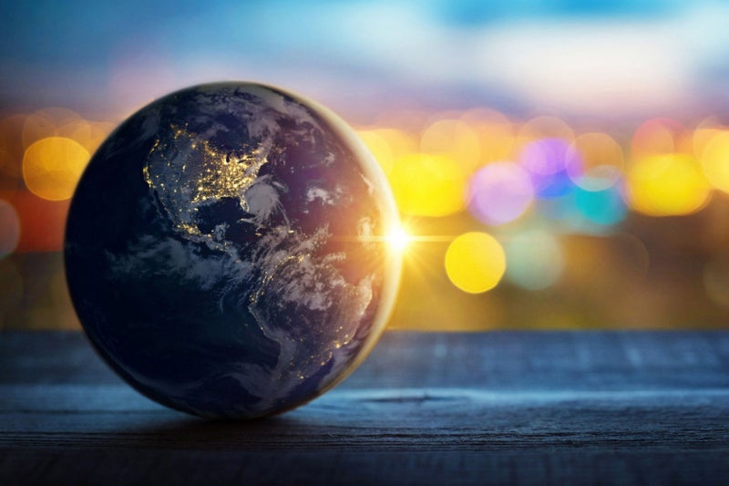 Global economic outlook: growth strategies in a new normal | EY - US