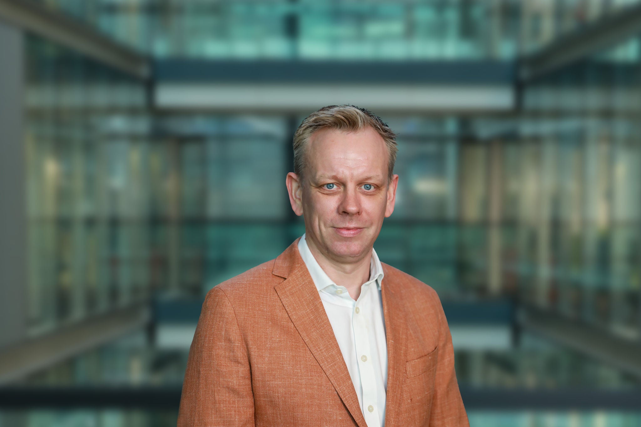 Ross Maclean - EY Studio+ Global Customer Experience Leader; EY UK&I ...
