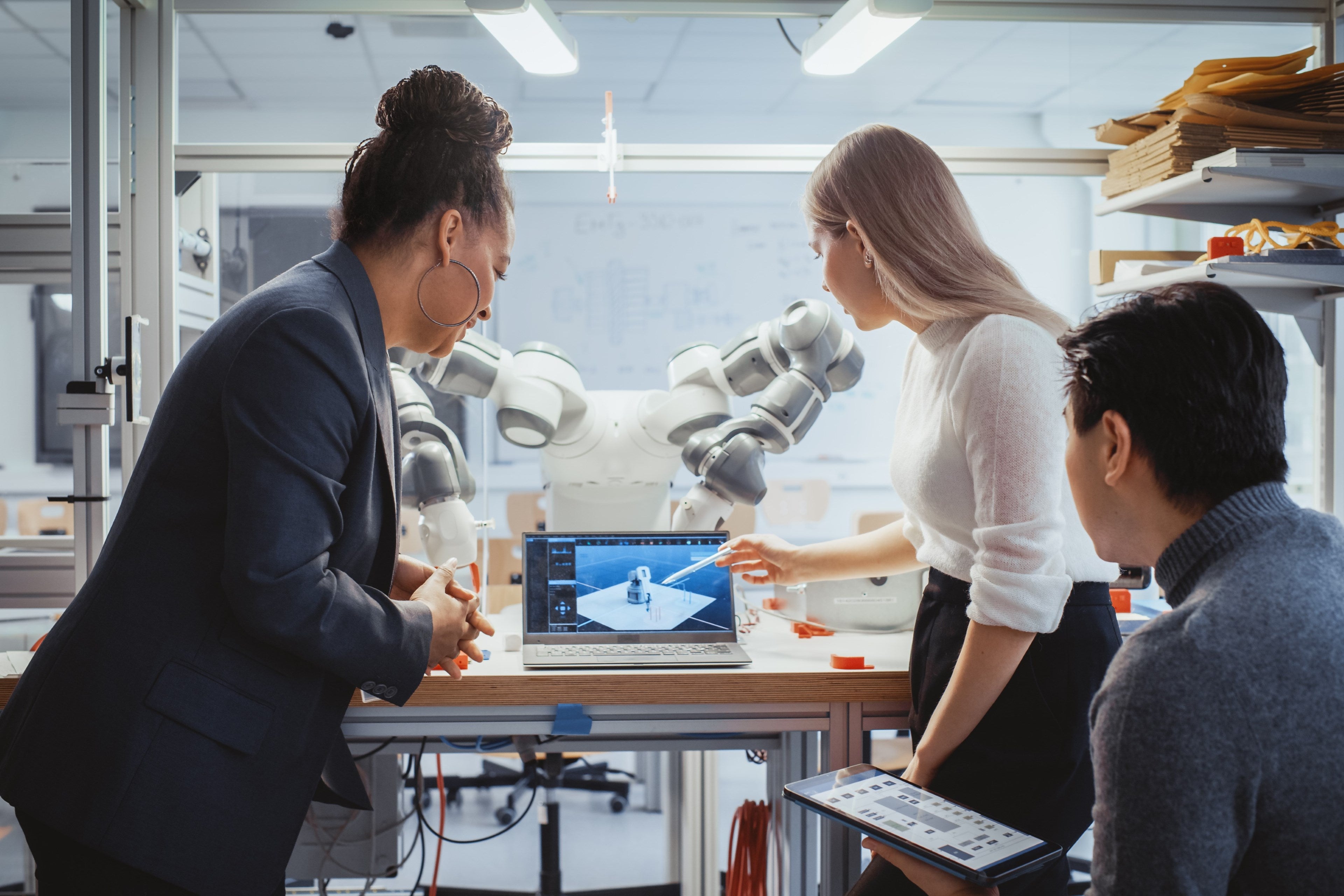 EY eröffnet European Industrials AI Innovation Hub in Stuttgart | EY ...