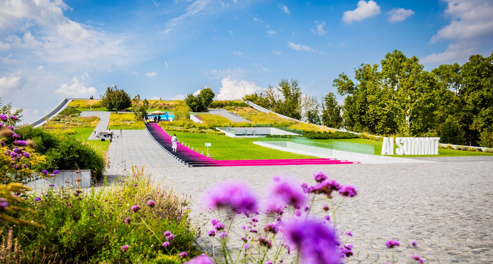 EY - Hungary | Shape the future with confidence