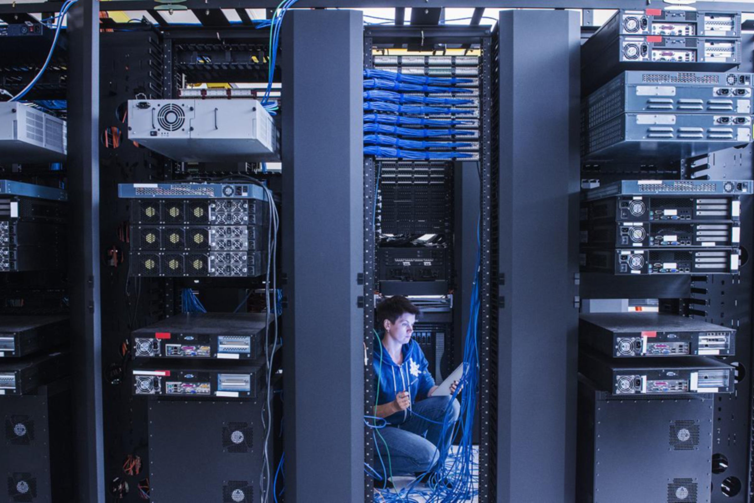 Cómo protegerte de ciberataques con la primera línea de defensa | EY México