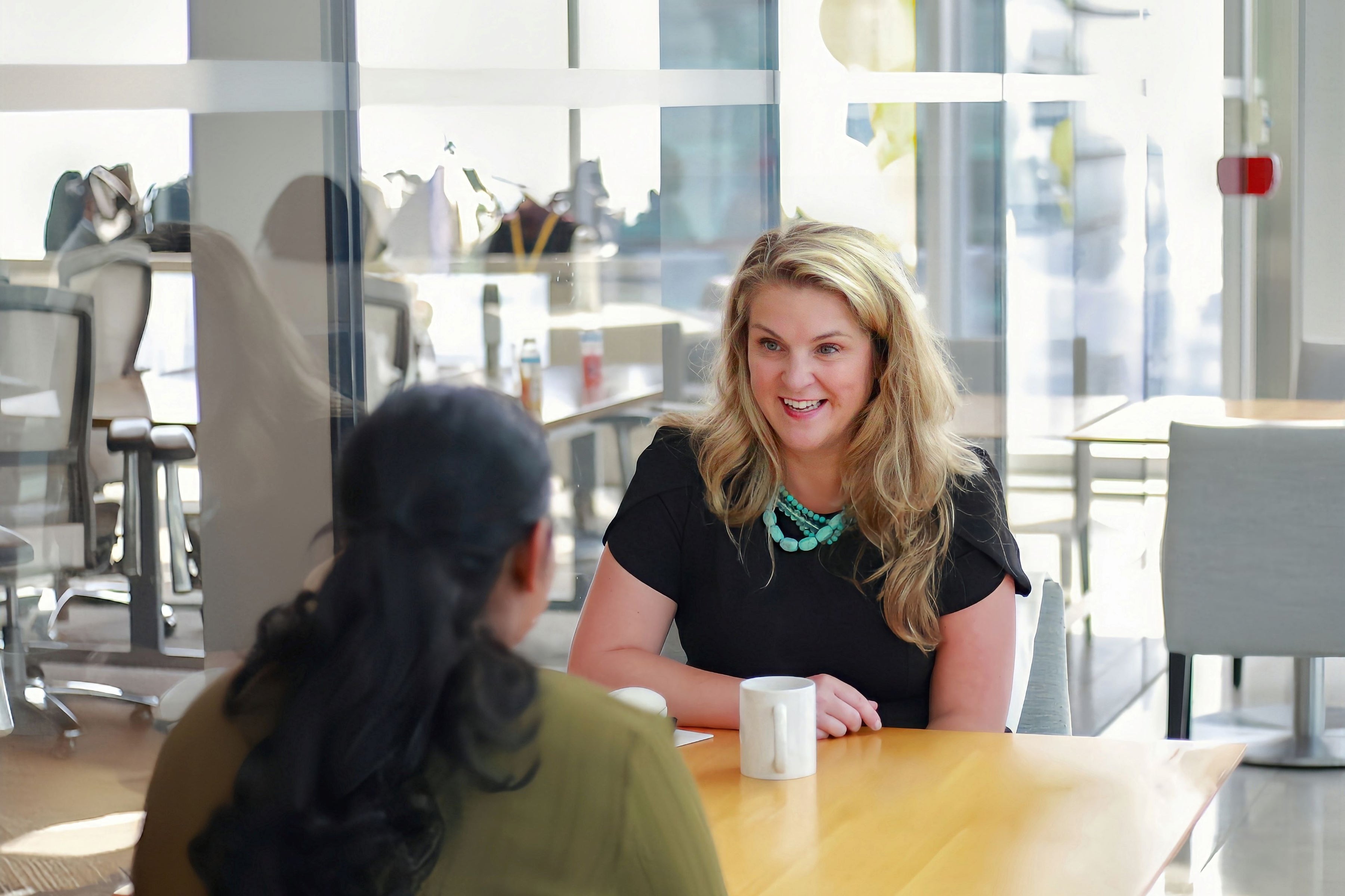 Professionnels en début de carrière | EY – Canada