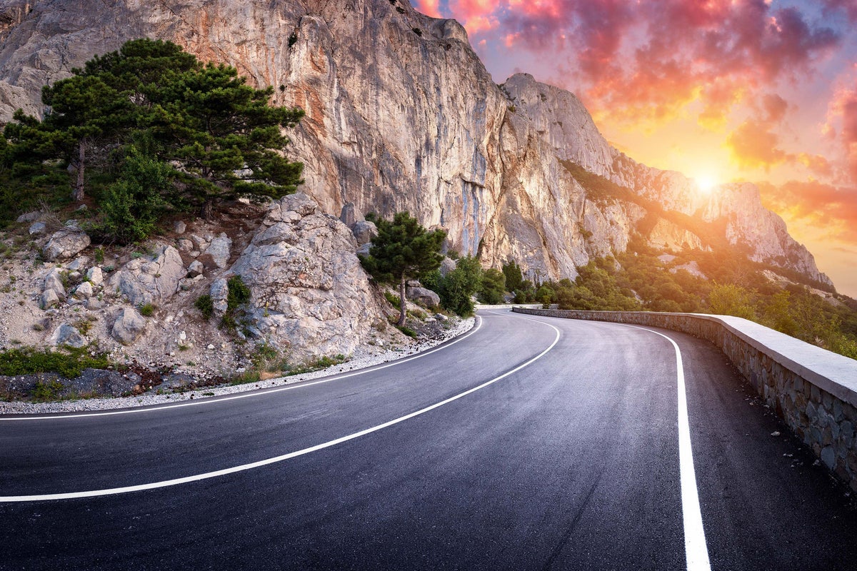 Carve-out sale road map success - from sign to close | EY - Global