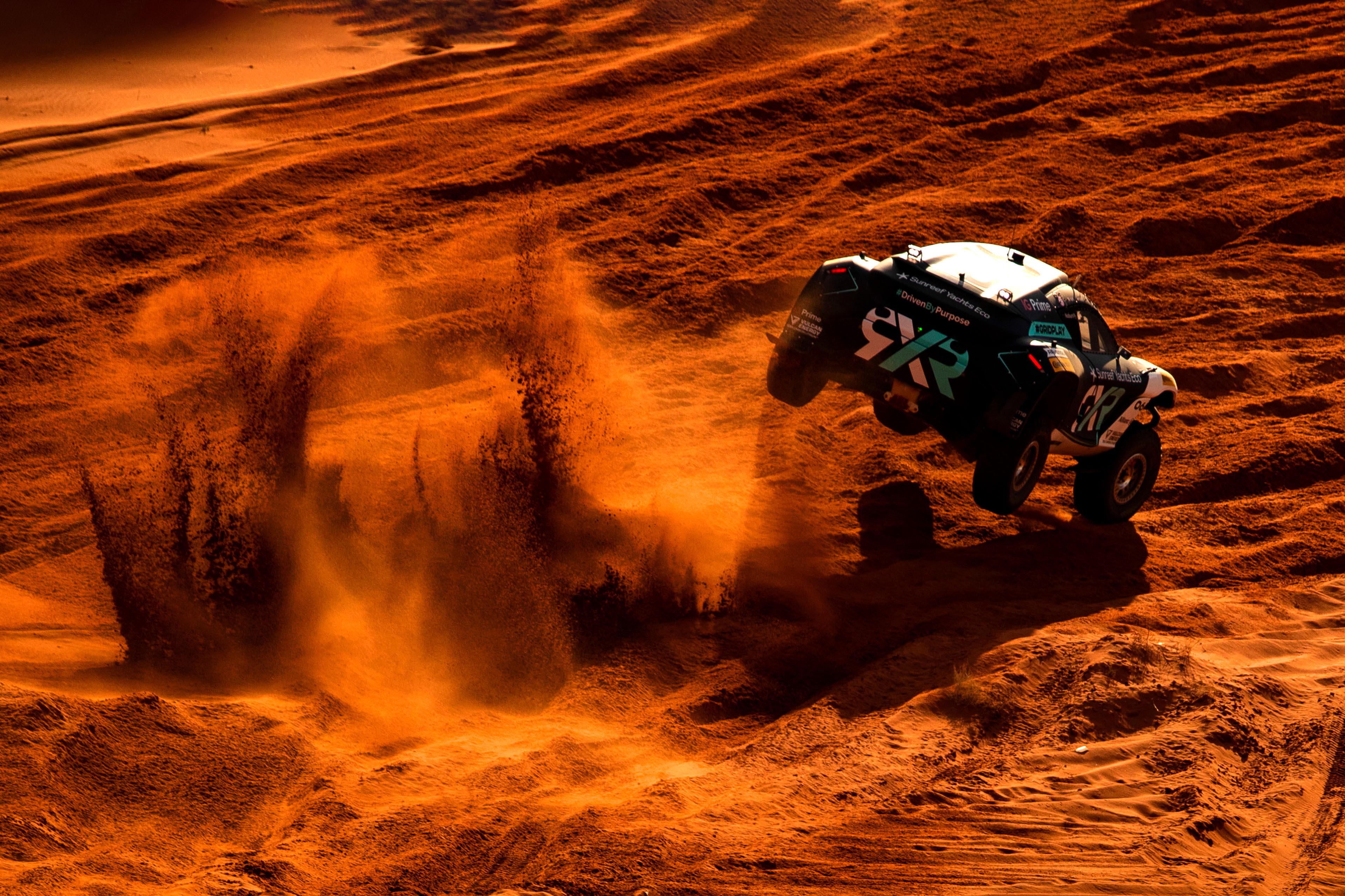 How motor racing is speeding towards low carbon | EY - Global