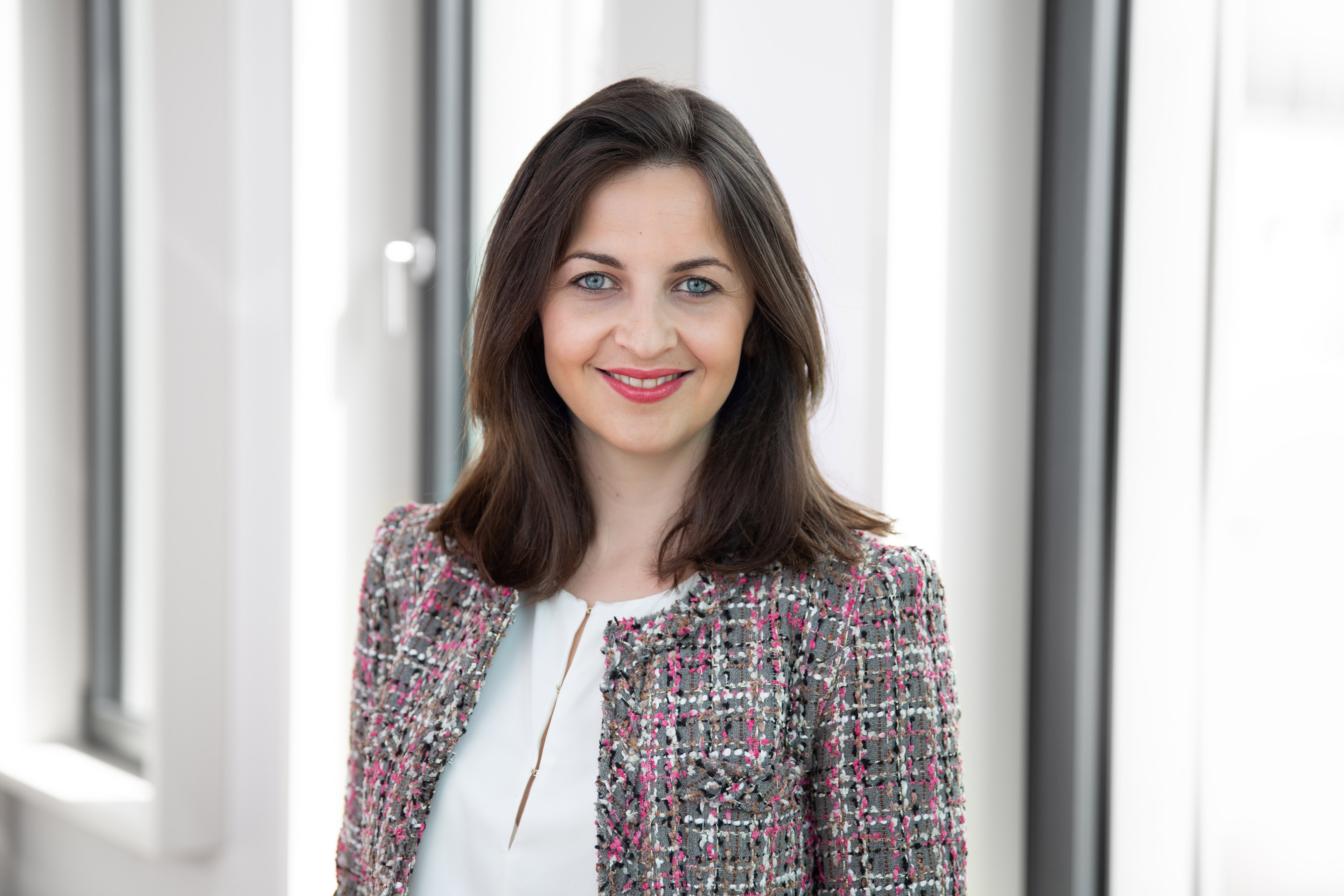 Andrea Pohl Partner, Financial Accounting Advisory Services, Ernst ...