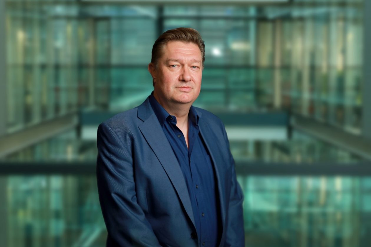 Data and decision intelligence | EY - Global