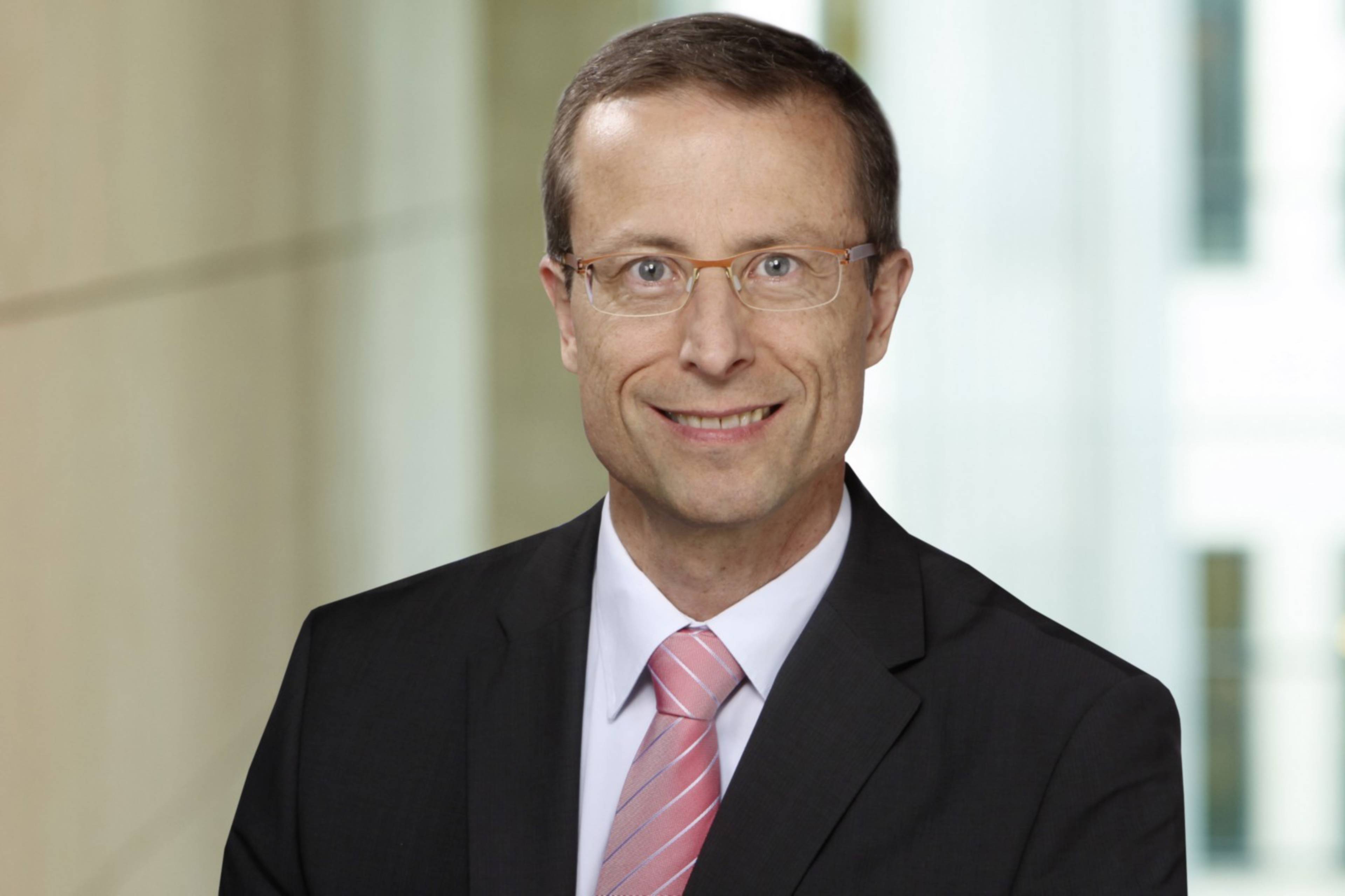 Martin Dörr EY Financial Services Quantitative and Analytics Consulting ...