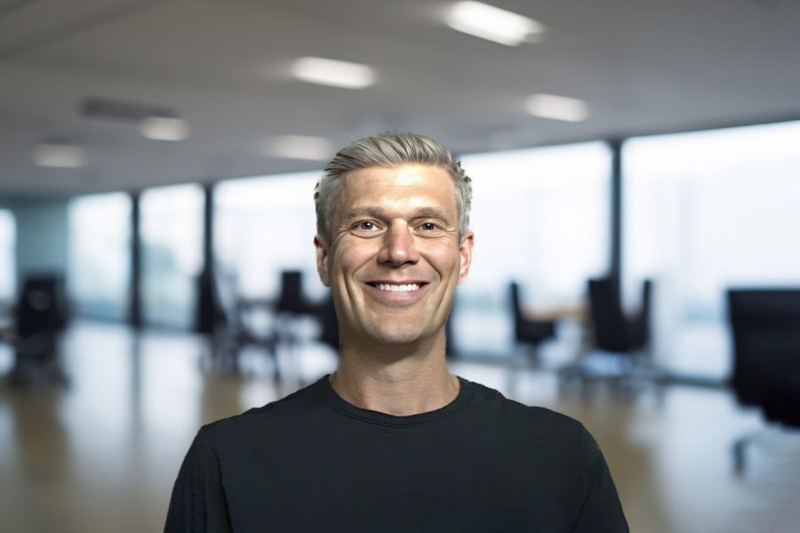 Business transformation through cloud services | EY - Global