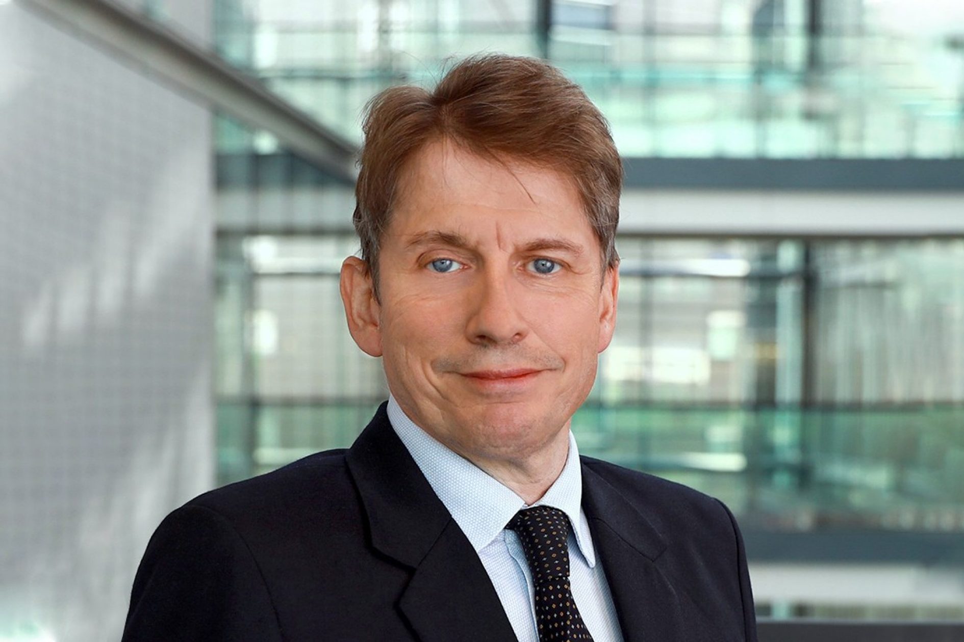 Advanced Manufacturing and Mobility Business Minute | EY - Global