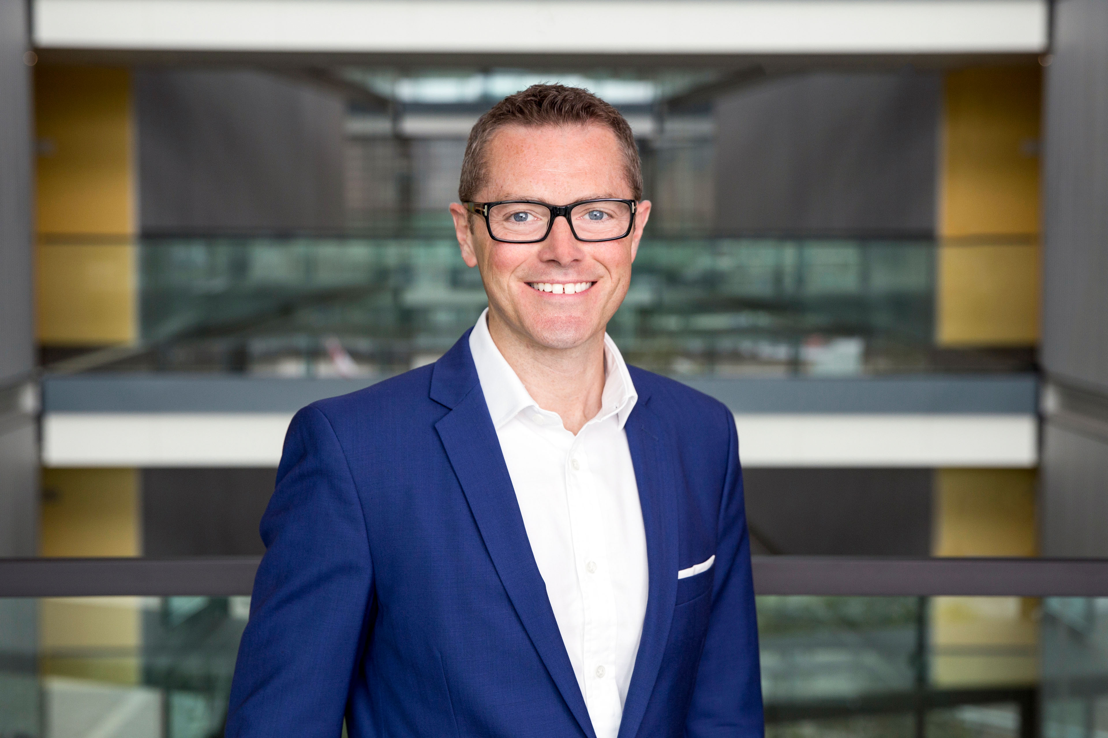 Steven Lewis EY Global Research Institute Leader – EY Knowledge | EY ...