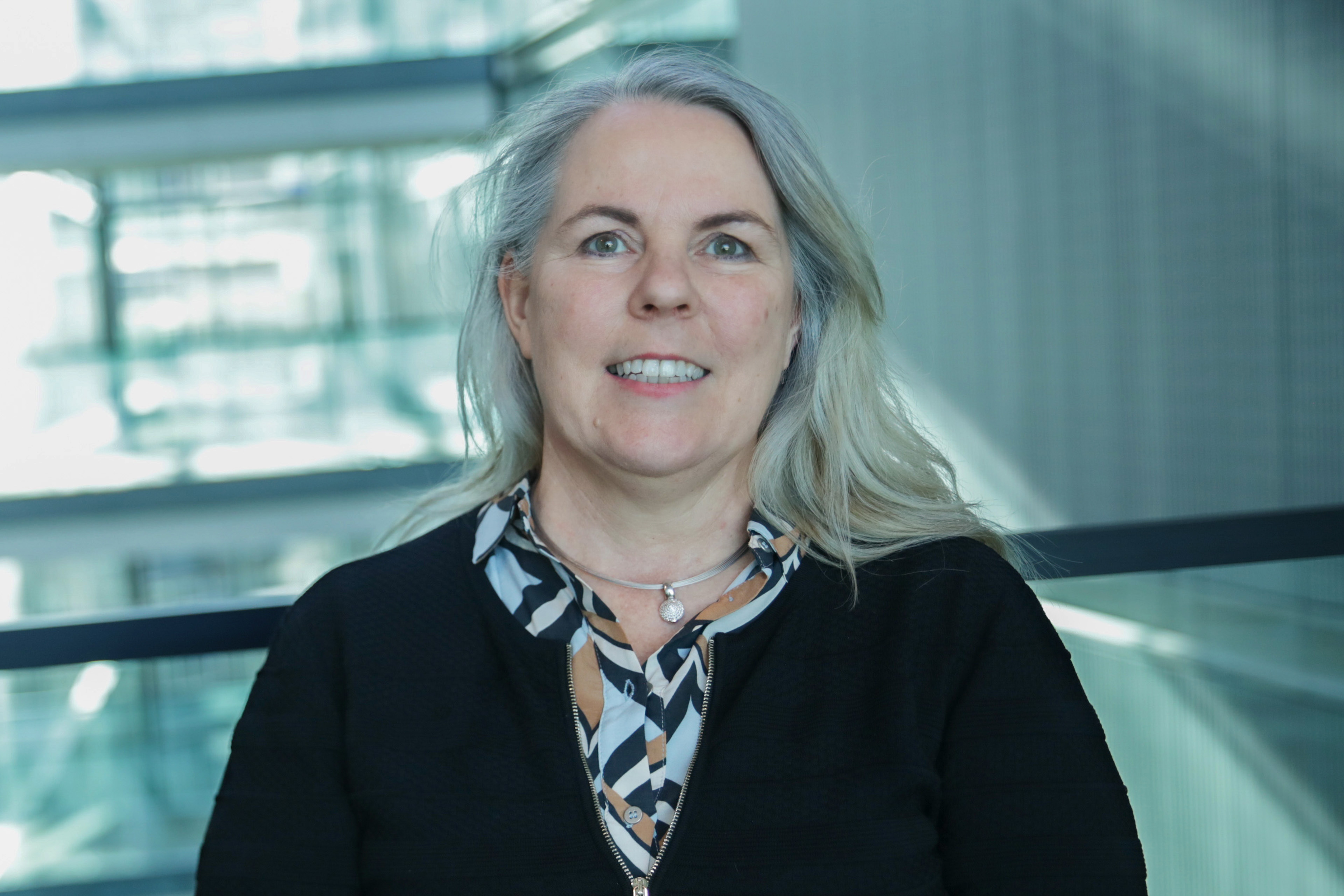 Tracey Bowen-Lowe Partner, Financial Services Consulting, Ernst & Young ...