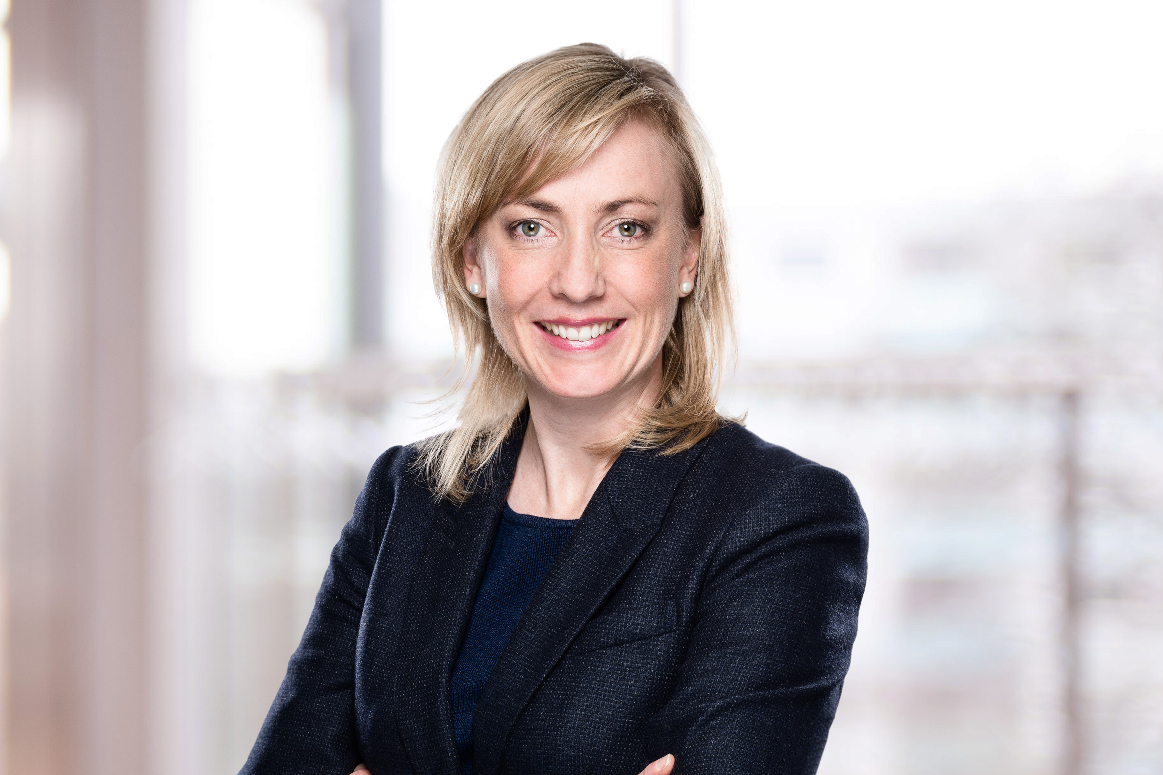 Elizabeth Whitfield - EY EMEIA Business Development & Inovation Leader ...