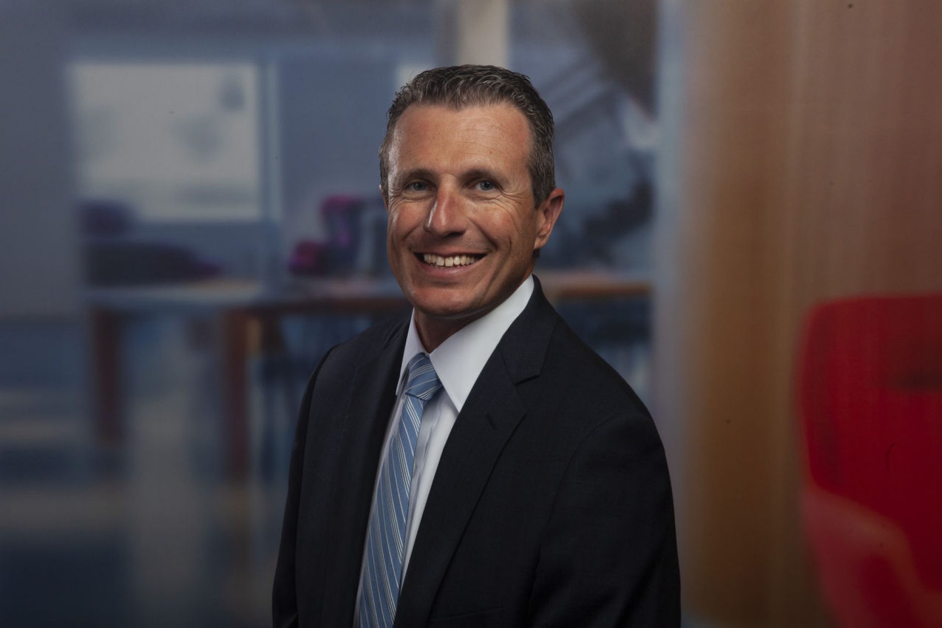 Financial services industry insights & consulting | EY - US