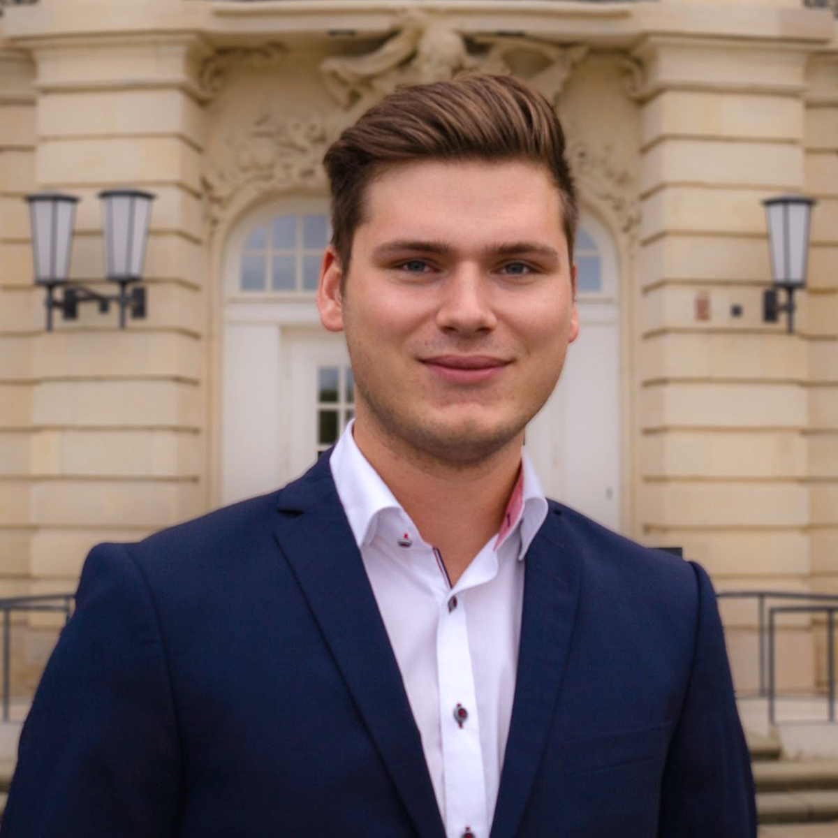 Die perfekte Praxis für die Theorie – Toms Praktikum in der FAAS | EY ...