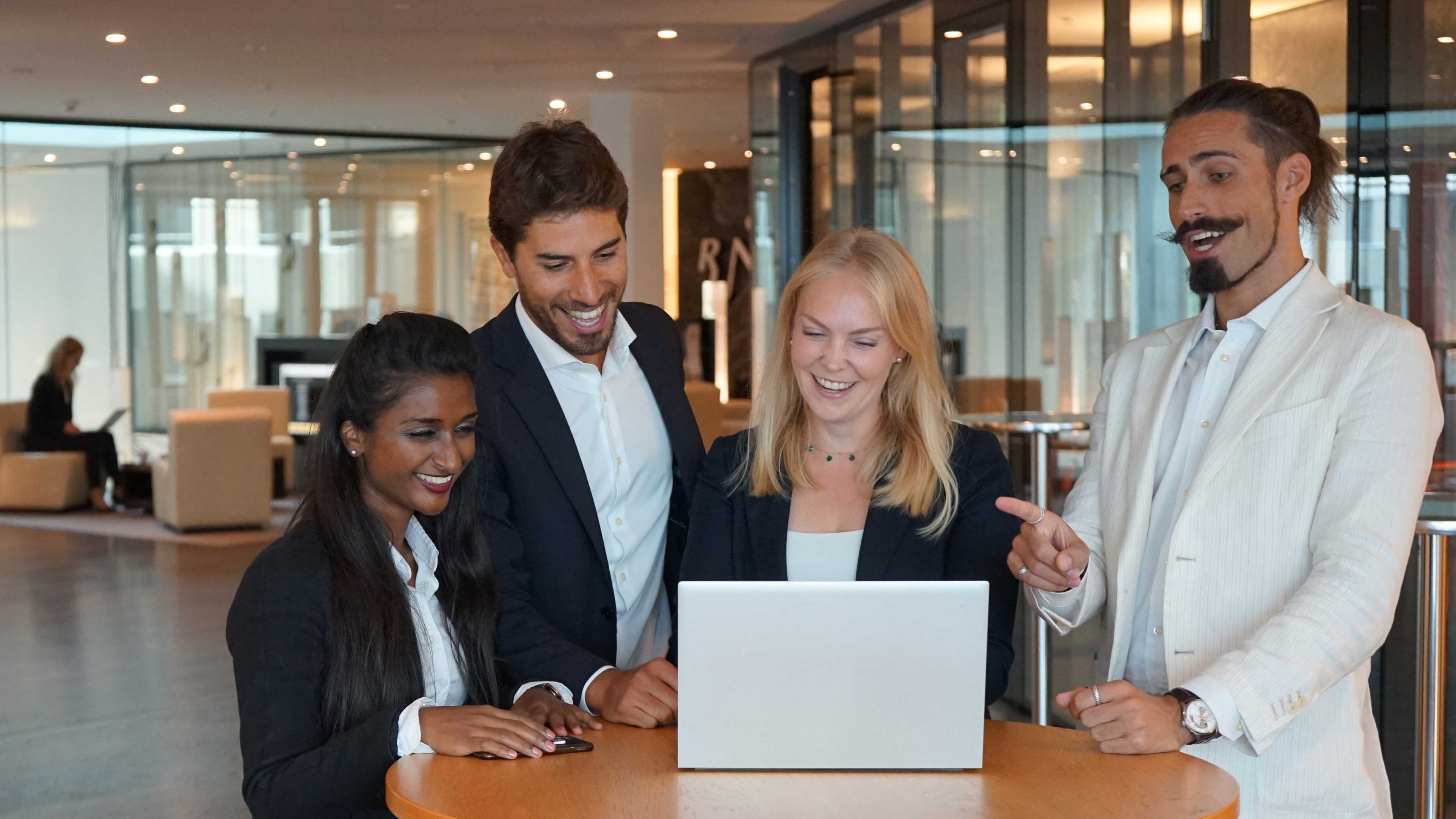 Campaign-extraordinary-careers | EY - Switzerland