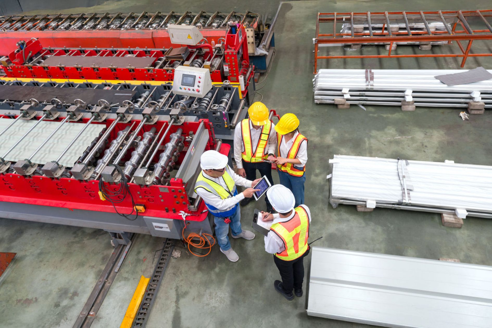 Supply chain solutions for operations leaders | EY - US