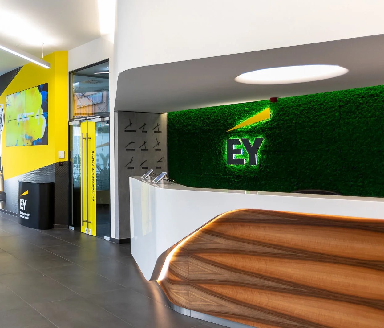Új partnerekkel erősít az EY | EY – Global